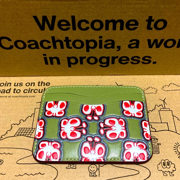Coach | Bags | Coach Wavy Card Case In Coachtopia Leather Butterfly ...